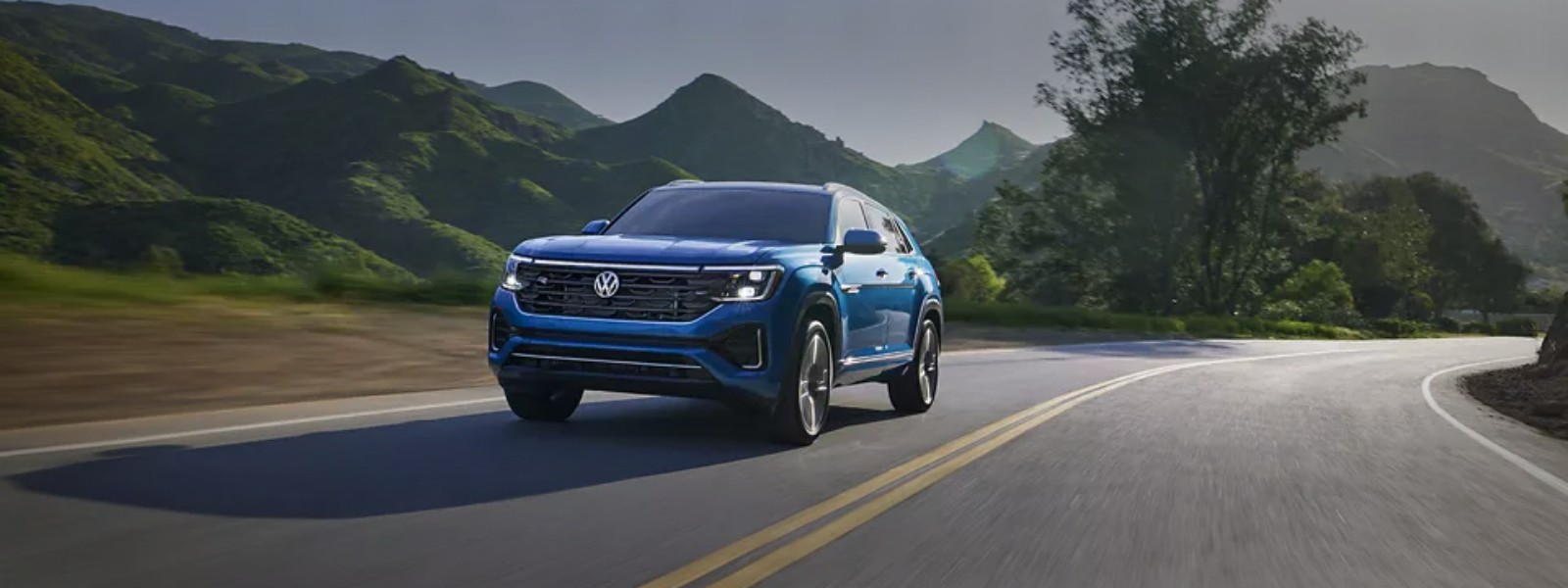 2025 VW Atlas Cross Sport near Milwaukee | Frank Boucher Volkswagen